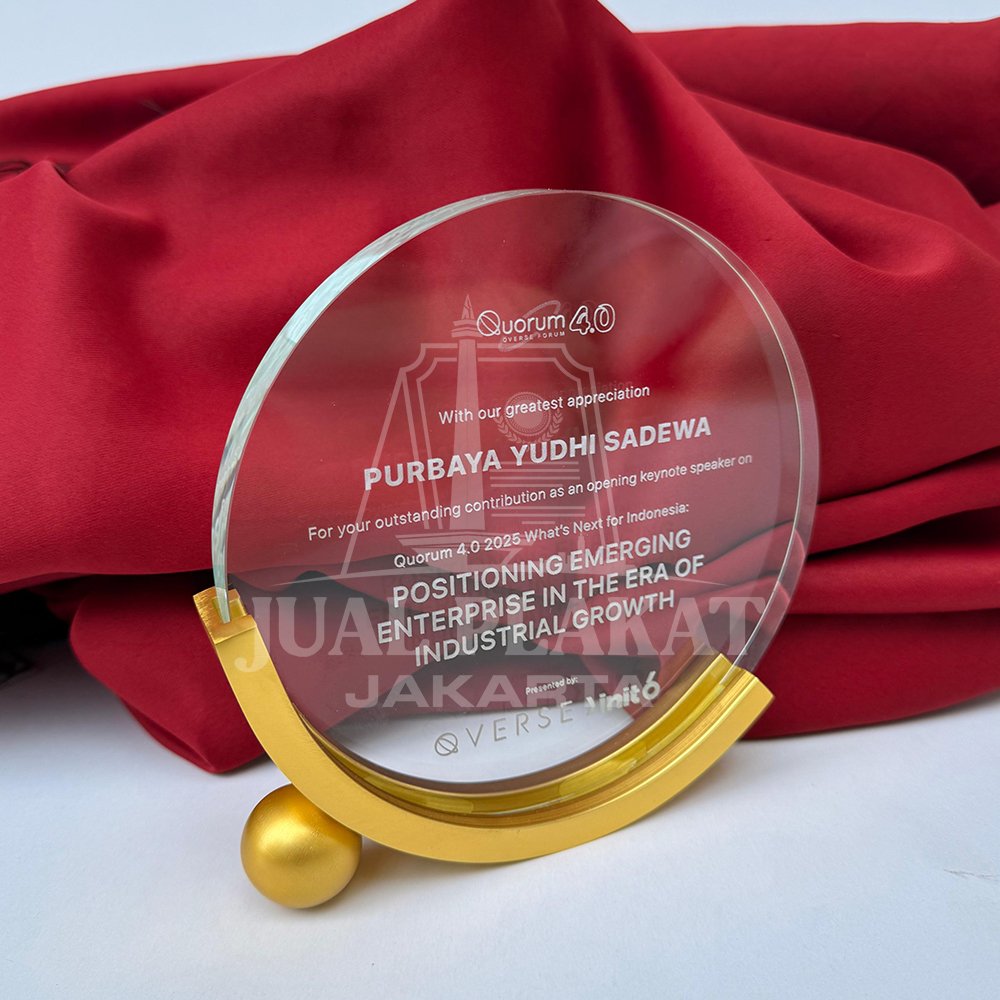 Plakat Kristal Bulat Premium – Elegansi Abadi dengan Sentuhan Emas ...